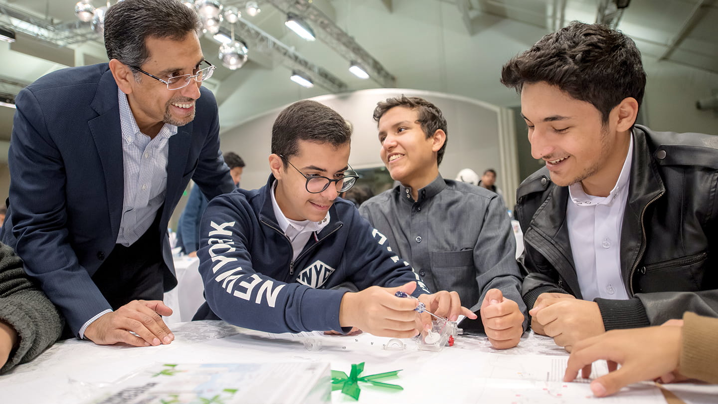 Students get a lesson on renewables in visit to company | Aramco