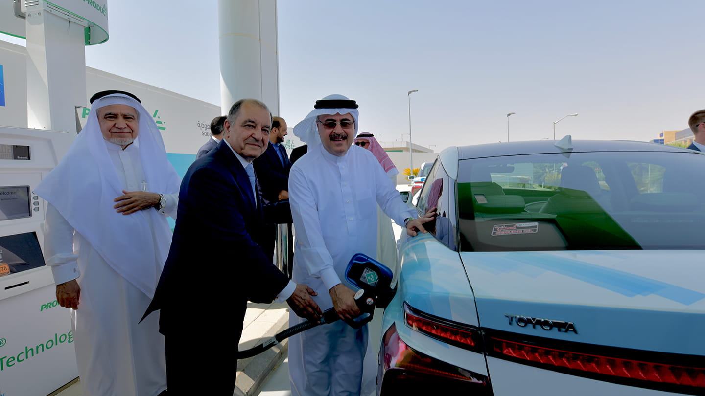 Saudi Aramco and Air Products inaugurate Saudi Arabia’s first hydrogen fueling station | Aramco
